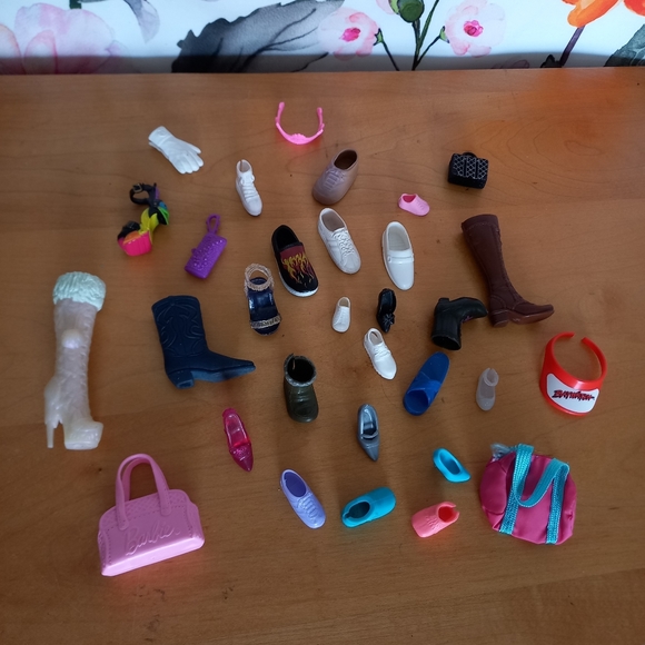 Barbie | Toys | Barbie And Other Doll Shoes Singles Accessories 25pc ...